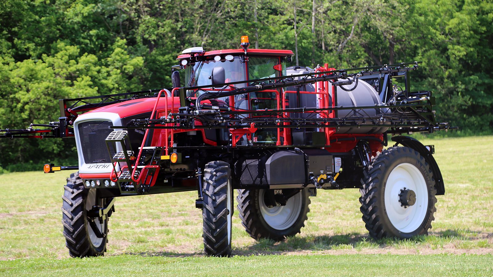 AS1050 | Ag spray application | 1000 gal | 225 hp | Apache Sprayers