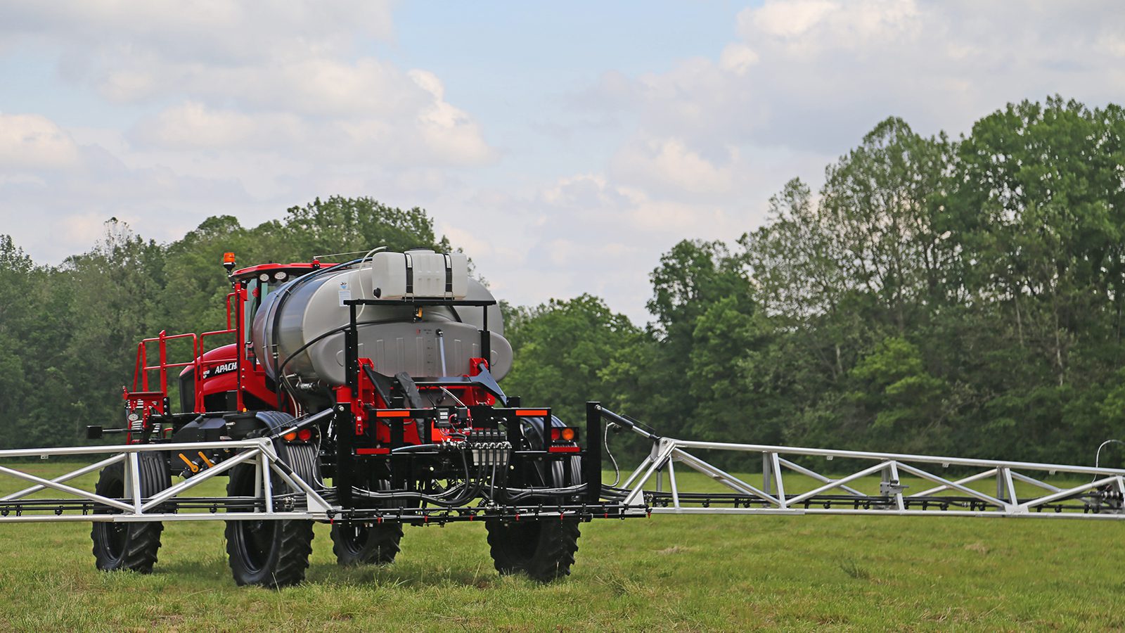 AS1250|AS1250XP | Large Capacity Sprayer | 1200 gal | Apache Sprayers