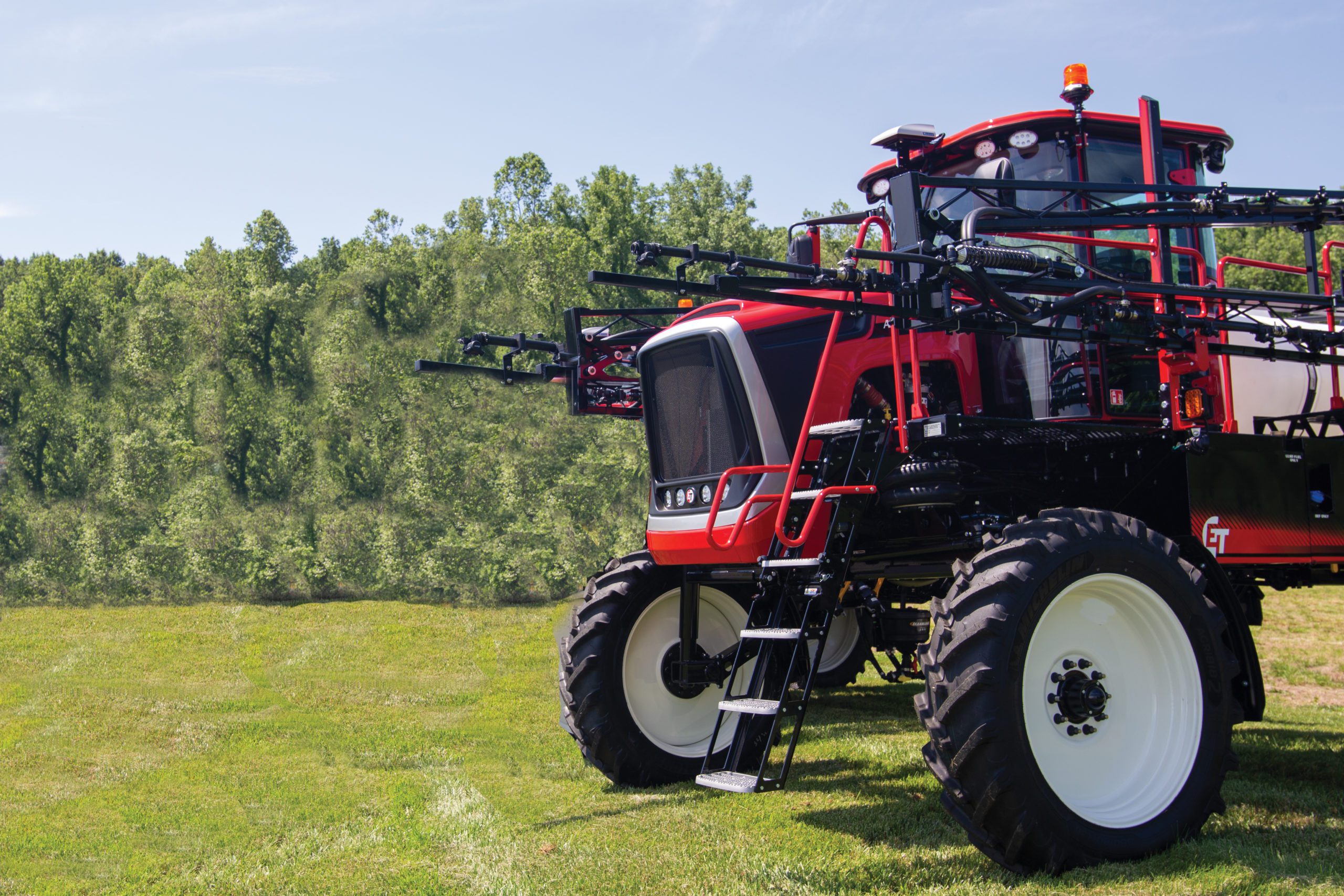 AS650 | Small Self-Propelled Sprayers | 650 gal | 163 hp | Apache Sprayers