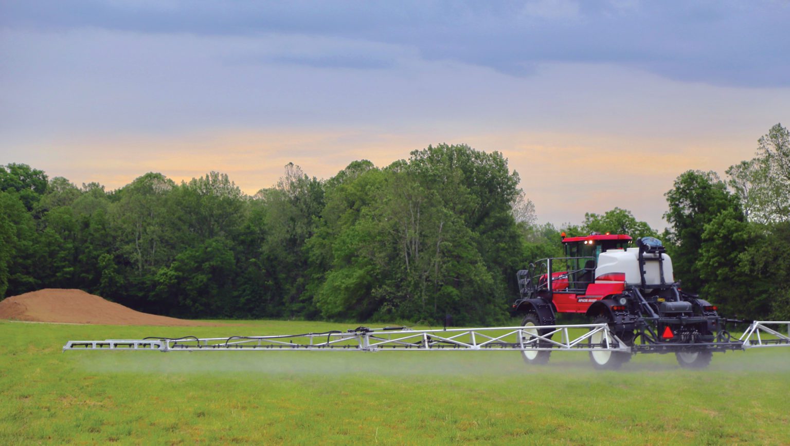 HS1100 | Apache Sprayers - Self-Propelled Ag Sprayers