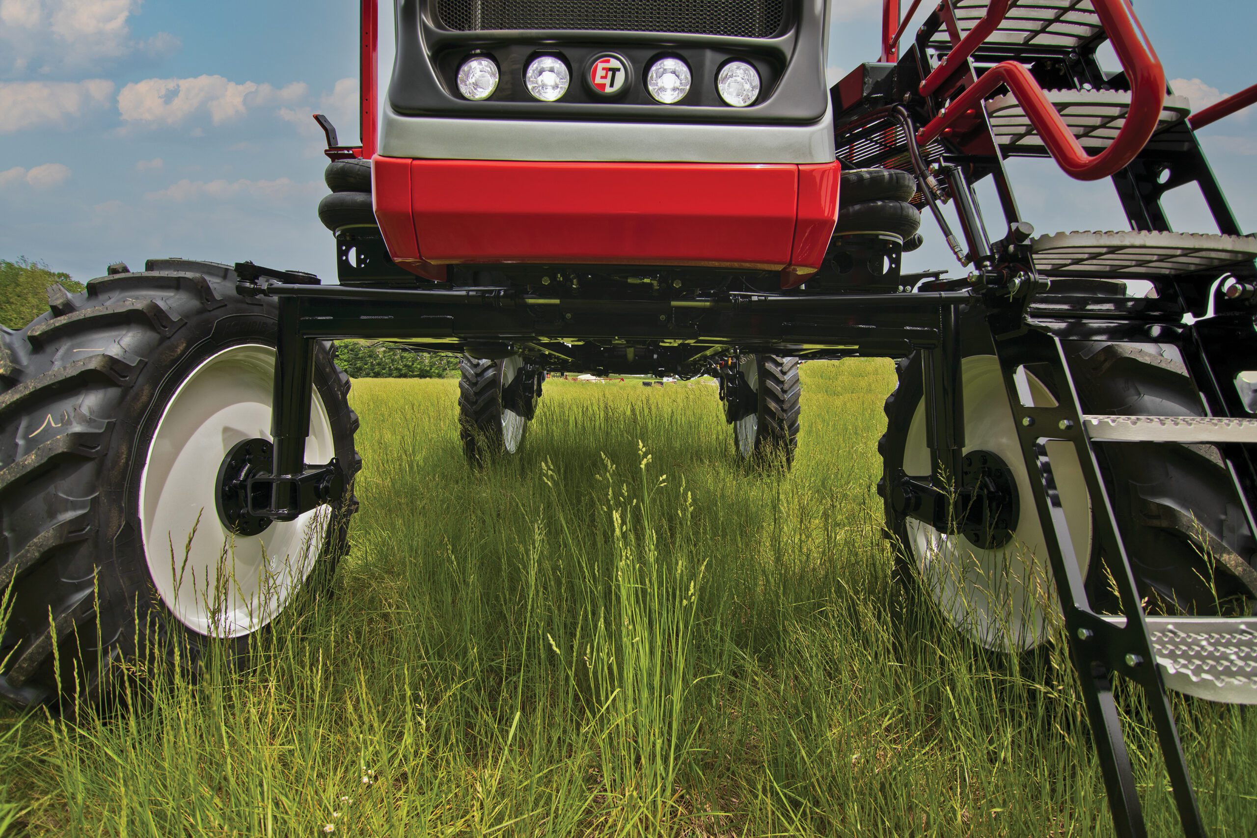 AS650 | Small Self-Propelled Sprayers | 650 gal | 163 hp | Apache Sprayers