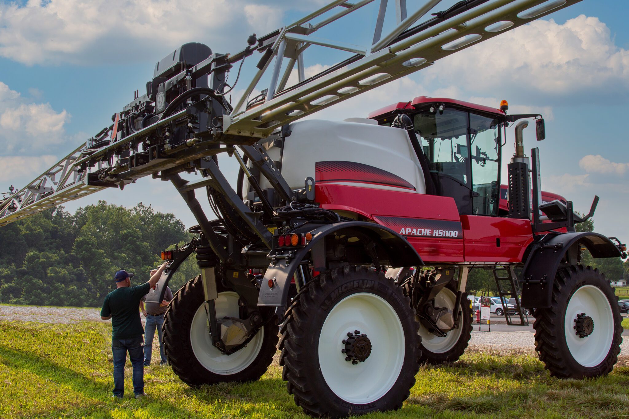 HS1100 | Apache Sprayers - Self-Propelled Ag Sprayers