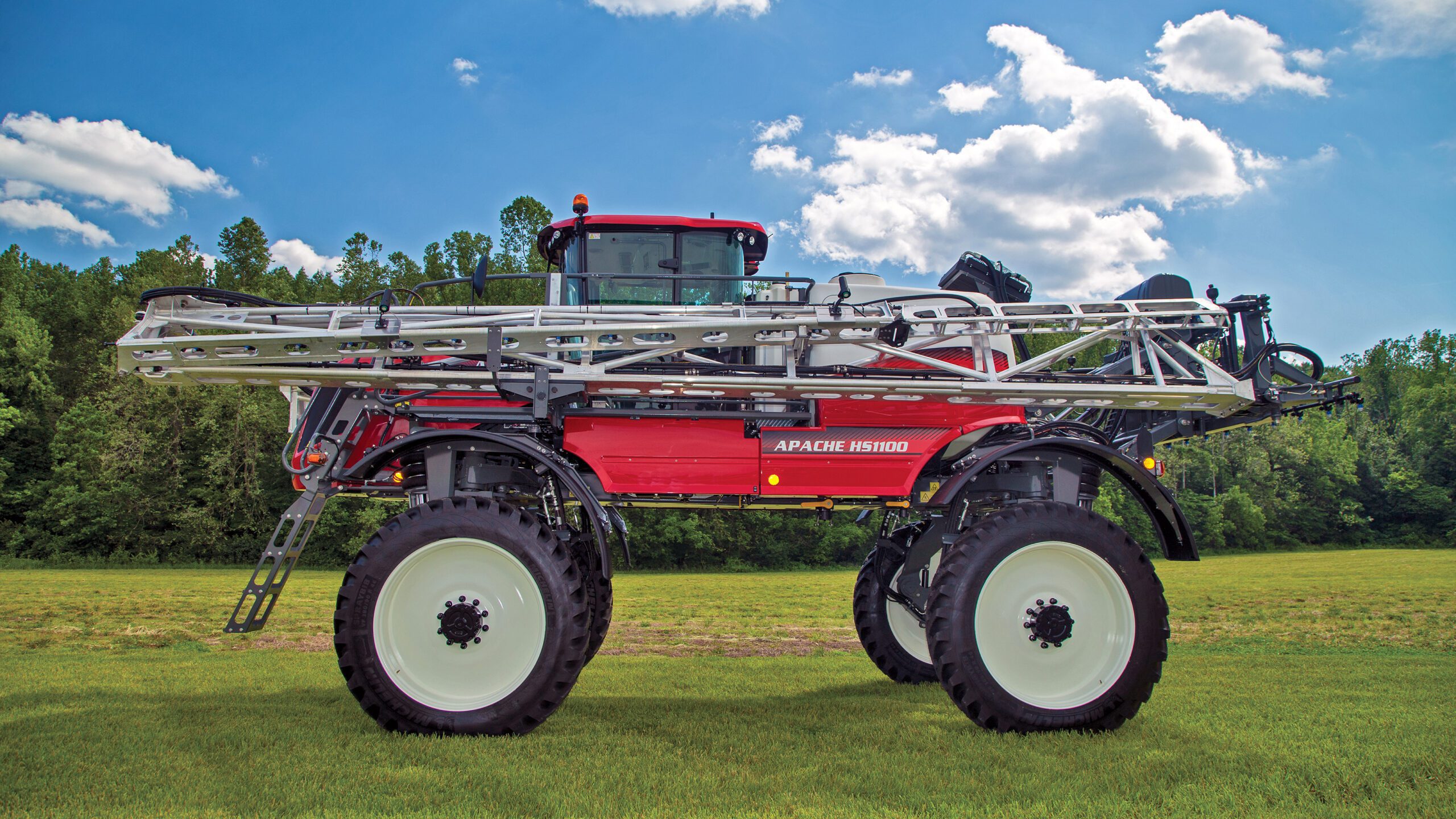 HS1100 | Apache Sprayers - Self-Propelled Ag Sprayers