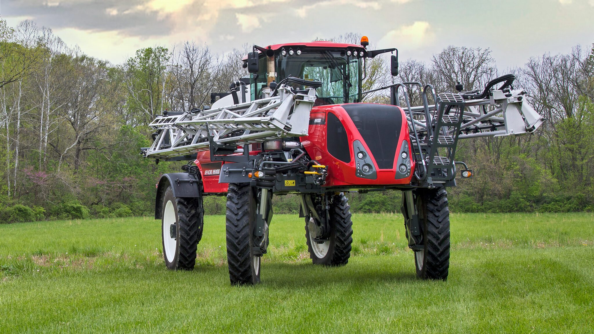 HS1100 | Apache Sprayers - Self-Propelled Ag Sprayers