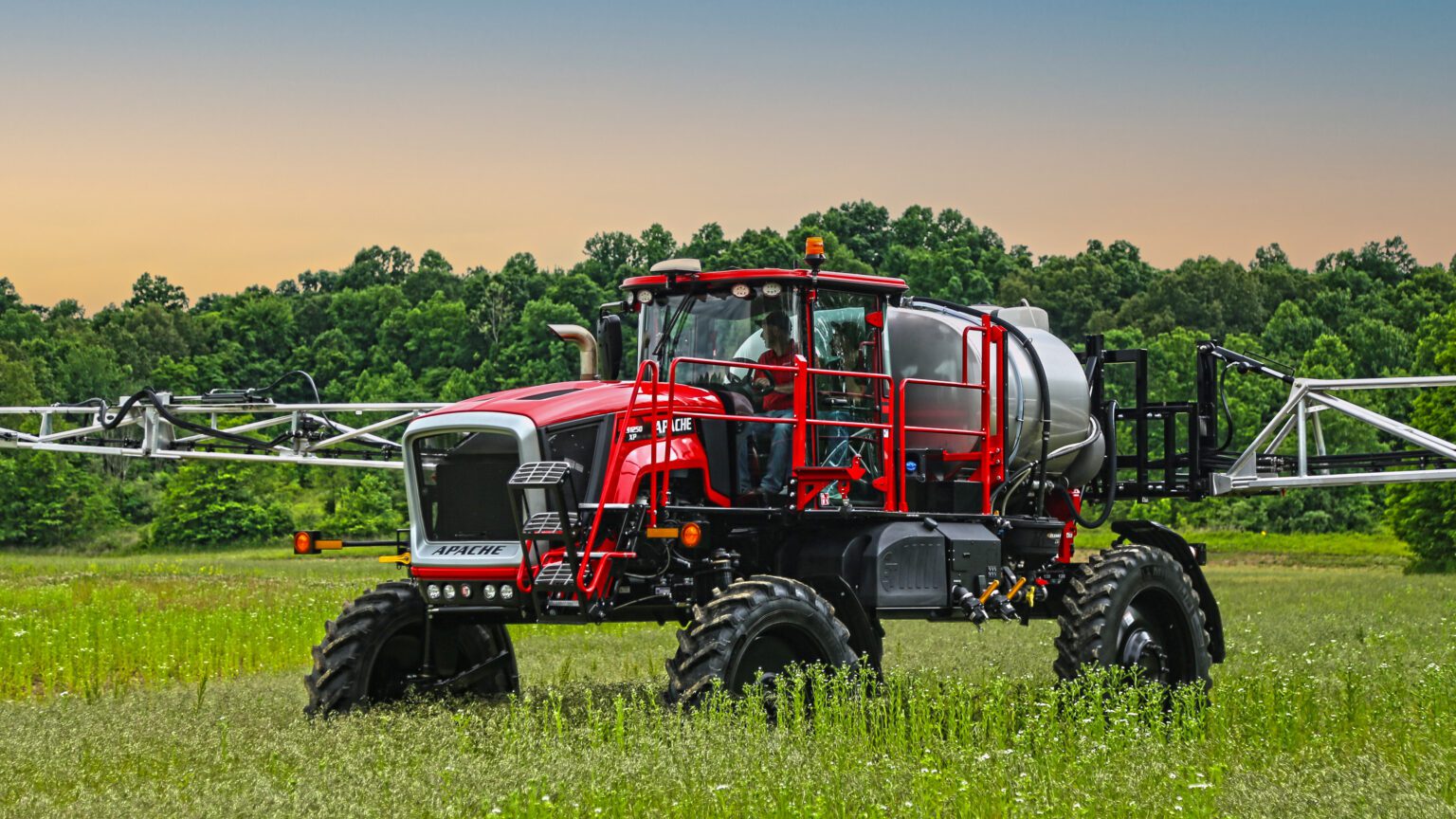 AS1250|AS1250XP | Large Capacity Sprayer | 1200 gal | Apache Sprayers