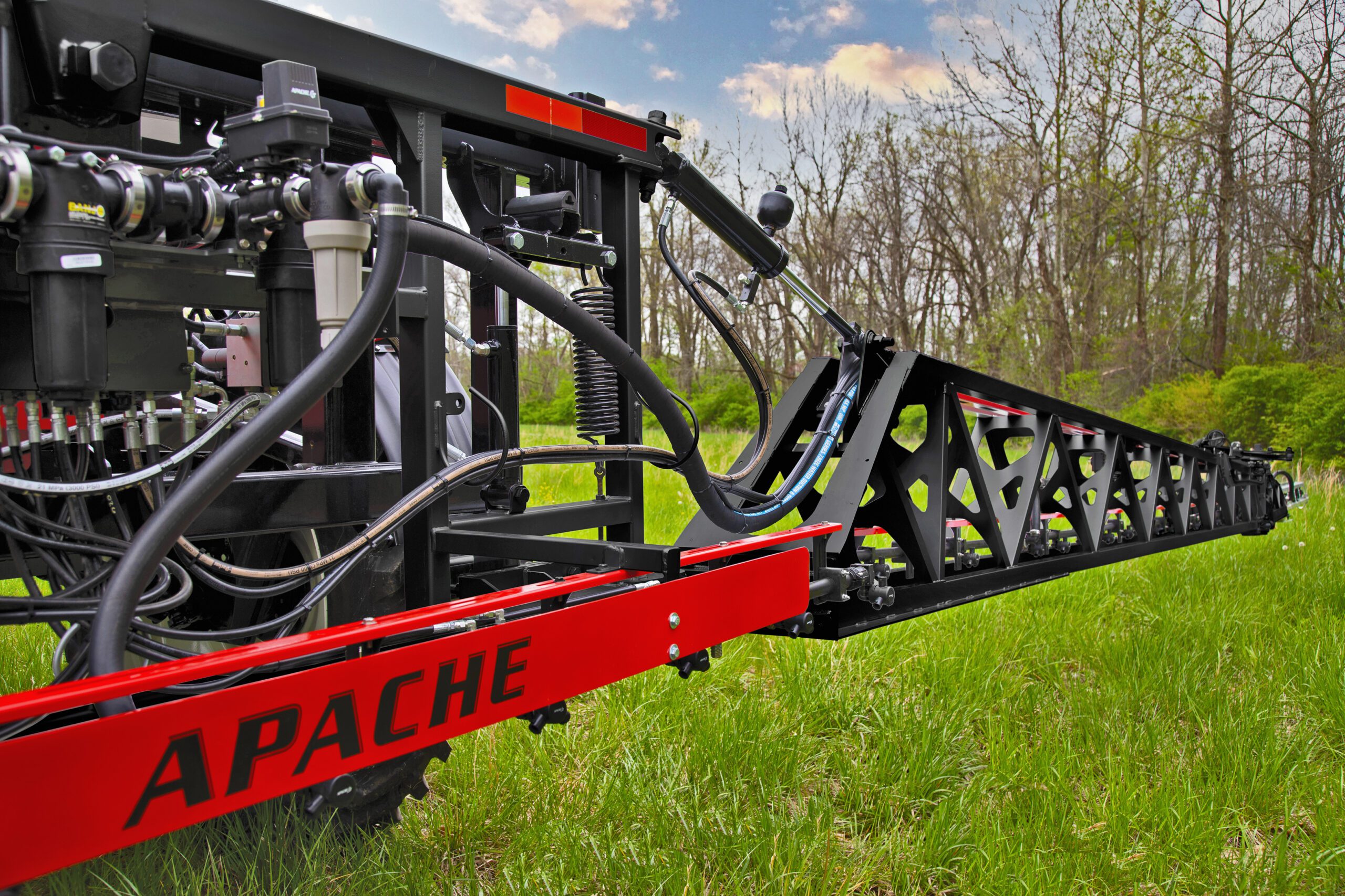 2023 APACHE SPRAYERS FEATURES NEW STEEL BOOM, CENTER RACK AND PRECISION ...